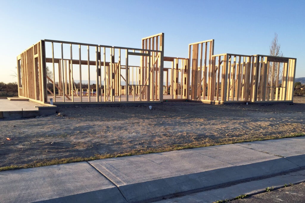 To Buy or To Build - 4 Things to Consider When Buying Vacant Land